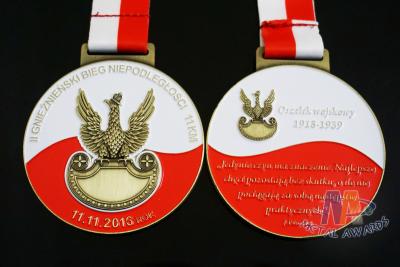 China Custom Zinc Alloy Sports Marathon Medal 70mm Soft Enamel Die Casting Medallion for sale