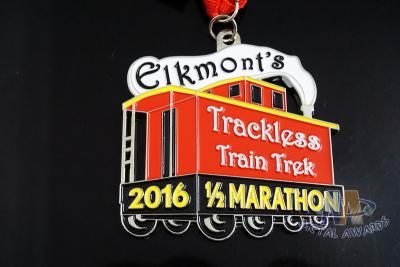 China Custom Soft Enamel Marathon Running Medal 10k Half Marathon Metal Award with Ribbon for sale