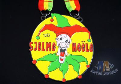 China Custom Die Cast Zinc Alloy Soft Enamel Medal 80mm with Ribbon for Carnival Festival for sale