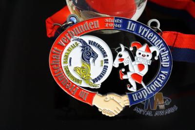 China Custom Die Cast Award Medals for Carnival Festivals Anti Corrosion Silver Plating 2 Loop for sale
