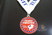 China Custom Sports Medals Die Cast Zinc Alloy 60mm Shiny Gold Finish with Ribbon for Marathon Events for sale