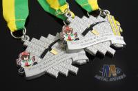 China Custom Sports Medals Zinc Alloy 40mm Die Casting Racking Enamel Medals with Yellow Green Ribbon for sale