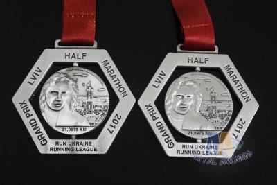 China Custom Sports Running Medals 70mm Zinc Alloy Die Cast Marathon 5k 10k Awards for sale