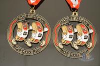 China Custom Marathon Racing Metal Awards Medals Cut Out Effect Zinc Alloy 2-5mm Thick Red White Blue Ribbon for sale