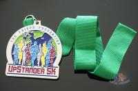 China Custom Sports Medals Matt Silver Plating 63.5mm Die Cast Zinc Alloy with Ribbon for sale