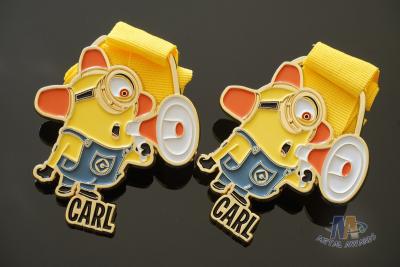 China Custom Zinc Alloy Running Medal 50mm 3.5mm with Soft Enamel and Shiny Gold Plating for sale