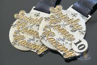China Custom 3D Earth Glitter Color Silver Sports Medal 80mm Zinc Alloy Running Medallion for sale