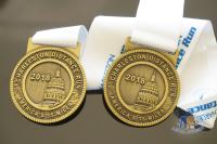 China Custom Kids Metal Marathon Medals 60mm 4mm Die Cast Gold Medallions for sale