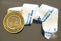 China Custom Kids Metal Marathon Medals 60mm 4mm Die Cast Gold Medallions for sale