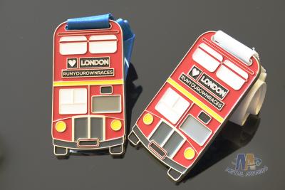 China Custom Soft Enamel Sports Medal 70mm x 3mm Zinc Alloy Die Cast with Gold Plating for sale