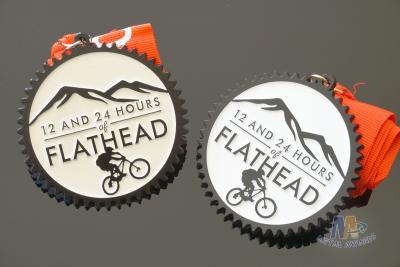 China Custom Sandblasted Back Die Casting Sports Medals 65mm Zinc Alloy for Running Riding for sale