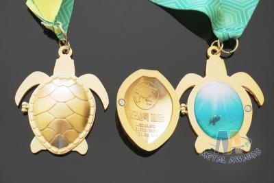 China Custom Turtle Shell Animal Medals with Gloss Dome and Colorful Satin Ribbon 50mm for sale