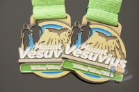 China Custom Soft Enamel Running Medals 80mm Zinc Alloy Die Cast Marathon Medals for sale