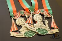China Custom Die Cast Brass Medals 80mm 2.5mm with Ribbon for Carnival Awards for sale