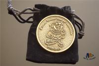 China Custom Iron Challenge Coins Antique Gold Crown Animal Design Velvet Pouch 40mm for sale