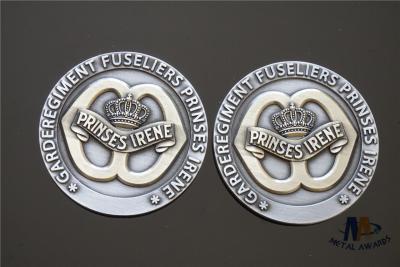 China Custom Challenge Coins Crown Double Tone Plating Backside Engraved 3D Model 5cm Zinc Alloy for sale