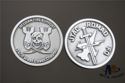 China Custom Antique Silver Plated Skull Relief Souvenir Coins 40mm Zinc Alloy Die Struck for sale