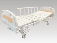 China Manual Double-Crank Nursing Bed 250kg Load Capacity Four-Wheel Independent Braking for sale