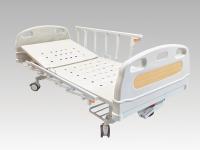 China Single Crank Manual Nursing Bed with 75° Backrest and 250kg Capacity for Basic Patient Care for sale
