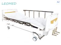 China Triple-Wall Guardrail Manual Nursing Bed 2150x1080mm Three-Crank Adjust Height 480-760mm for sale