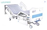 China Triple-Wall Guardrail Manual Nursing Bed 2150x1080mm Three-Crank Adjust Height 480-760mm for sale