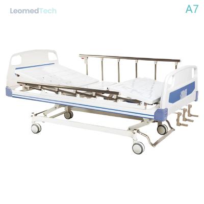China Triple-Wall Guardrail Manual Nursing Bed 2150x1080mm Three-Crank Adjust Height 480-760mm for sale