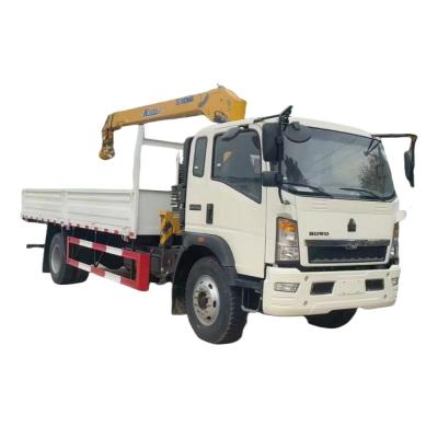 China Factory Sinotruk HOWO Hydraulic Telescopic Boom Truck Mounted 5 Ton Crane for sale