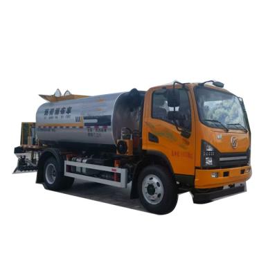 China Factory Direct Supply  Xiaolong 8 m³  Truck  Asphalt Sprinkler Truck Mud Sprinkler Truck for sale