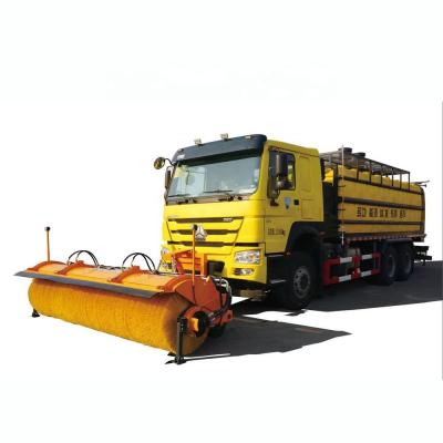 China Sinotruk Three Axle Snow Sweeper Truck Street Sweeping Truck Custom Color for sale