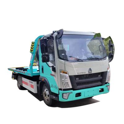 China Lightweight Small HOWO 4x2 Tow Truck Wrecker Truck With One Tow Two Function for Car Accident for sale