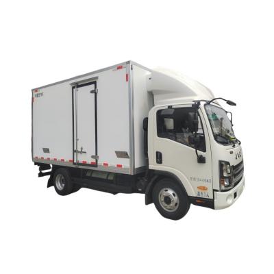 China Jianghuai Weiling M6 3.0 L 129 Horsepower CNG 4X2 4.05 m Refrigerated Truck for sale