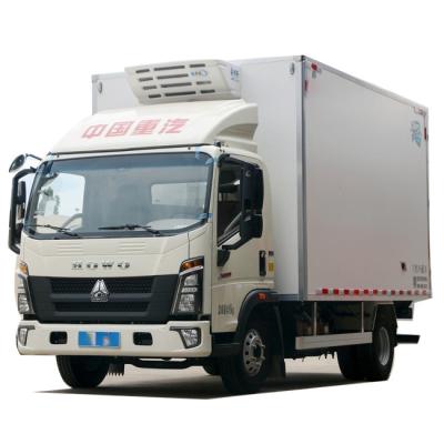 China Hot Sales New Model HOWO 4x2  Lightweight Refrigerator Truck Freezer Van Transportation Truck for sale