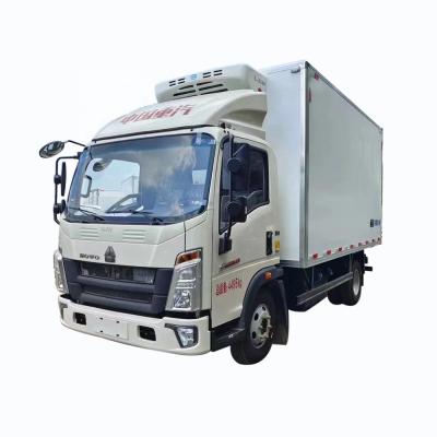 China Sinotruk Howo 4.2 Meters Refrigerated Truck Euro6 Standard 6 Speed Transmission for sale