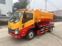China Dongfeng 4x2 Driver 8000L Sewage Suction Truck with Vacuum Pump for Sucking Waste Water Vacuum Sewer Tanker Suction Truck for sale