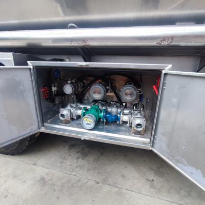 China SHACMAN 8*4 Manual Transmission Oil Tanker Truck-New Carbon Steel Diesel Fuel Tanker with Large Capacity for sale