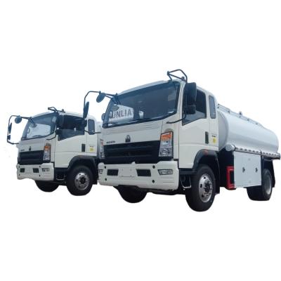 China HOWO 4*2 Reliable and Durable 10000L Oil Tanker Truck Manual Transmission Fuel Bowser with 4x2 Drive Wheel New Condition for sale