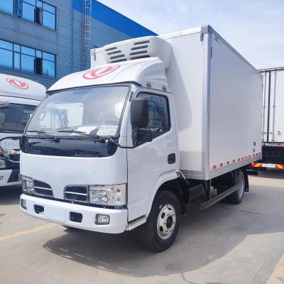 China New Dongfeng 4x2 Manual Diesel Fish and Meat Transport Refrigerated Truck for sale