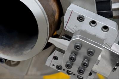 China OCS NC Series CNC Pipe Cutting Chamfering Machine Clamshell Cutter Speed Adjustment for sale