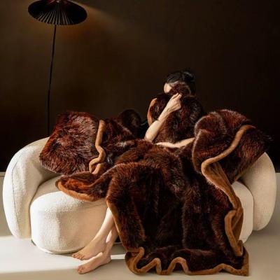 China Luxury Like Fox Fur Blanket  Lmitation Gold Household Items For Two People for sale