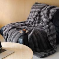 China Luxurious Rabbit Fur Texture Faux Fur Blanket High Warmth Breathability for sale