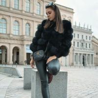China Super Classic Fur Puffer Jacket  Ladies Faux Fur Coat Europe America for sale