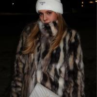 China Synthetic  Dry Clean  Short Fur Coat Trendy Eco Faux Fur Collar Coat for sale