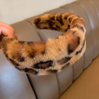 China Retro Plush Leopard Print Headband for sale