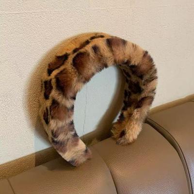 China Retro Plush Leopard Print Headband for sale