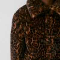 China Old Hollywood Glam Leopard Faux Fur Jacket - Waist-length Single-breasted Jacket with 100% Recycled Polyester for sale