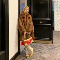 China Vintage-Inspired Collared Faux Fur Coat with Classic Collar and 100% Polyester Shell for sale