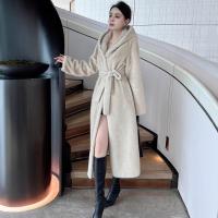 China Bathrobe Style Faux Fur Coat Polyester  Resembling Faux Fur Collar Overcoat for sale