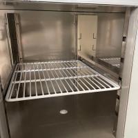 China Kitchen Under Counter Pizza Prep Table Refrigerator SS304 for Salad Sandwich for sale