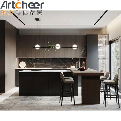 China Custom Made Solid Wood Frame Kitchen Island with Lacquer Finish and Modern Dining Room for sale