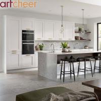 China Solid Wood Shaker Style Kitchen Cabinets with Customized Color and 3 Years Warranty for sale